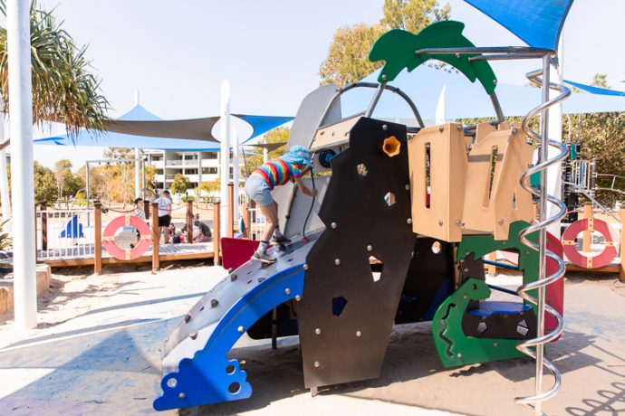 Bulimba Riverside Park in Bulimba | Love Street Playground - Brisbane Kids