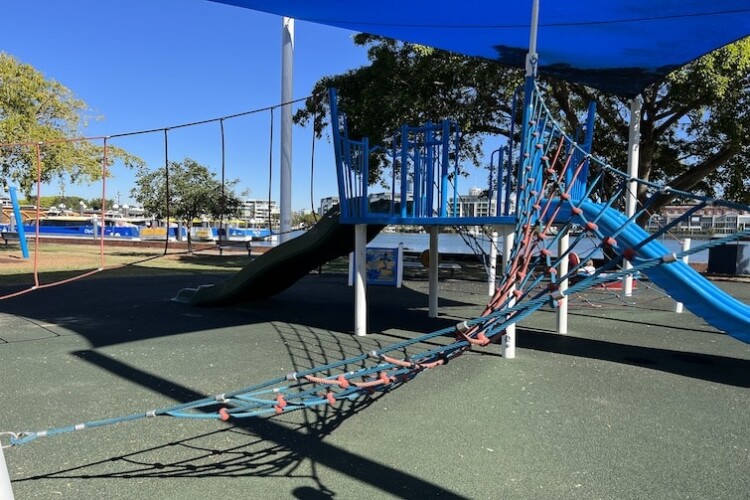 Hardcastle Park in Hawthorne | Riverside playground and picnic spot ...